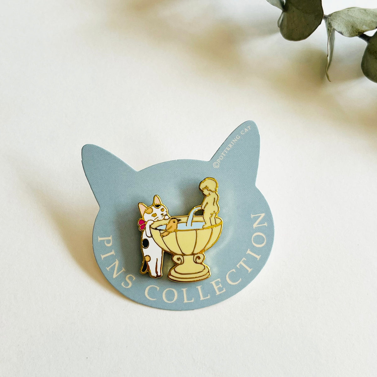 Pottering Cat Enamel Pin - Fountain – niconeco zakkaya