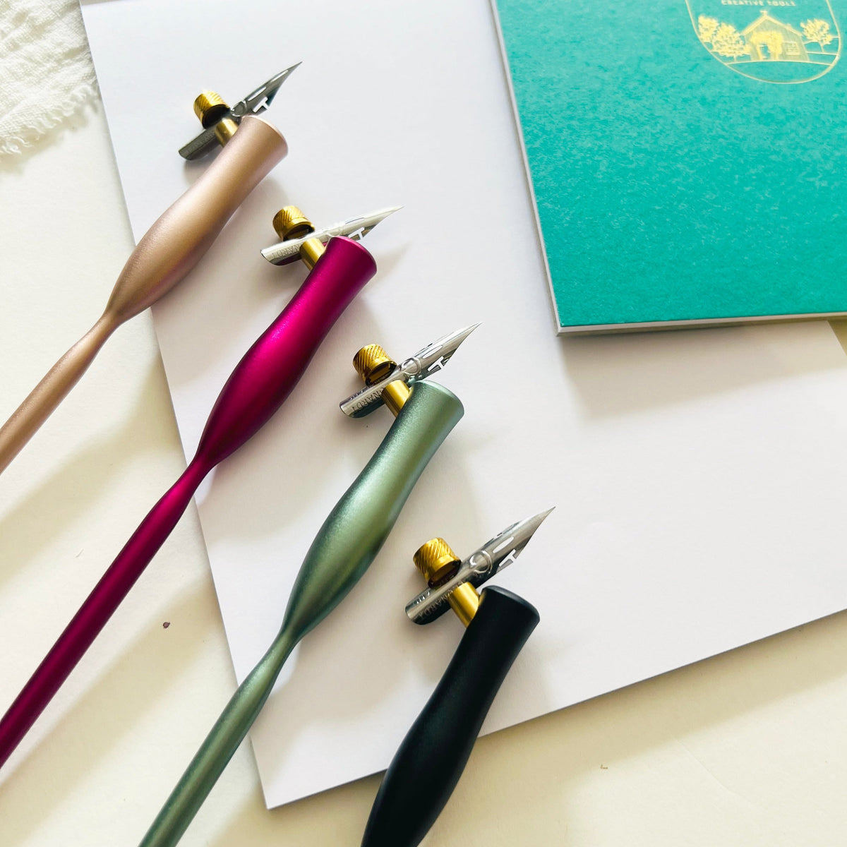 Tom's Studio Flourish Calligraphy Pen (Oblique) – niconeco zakkaya