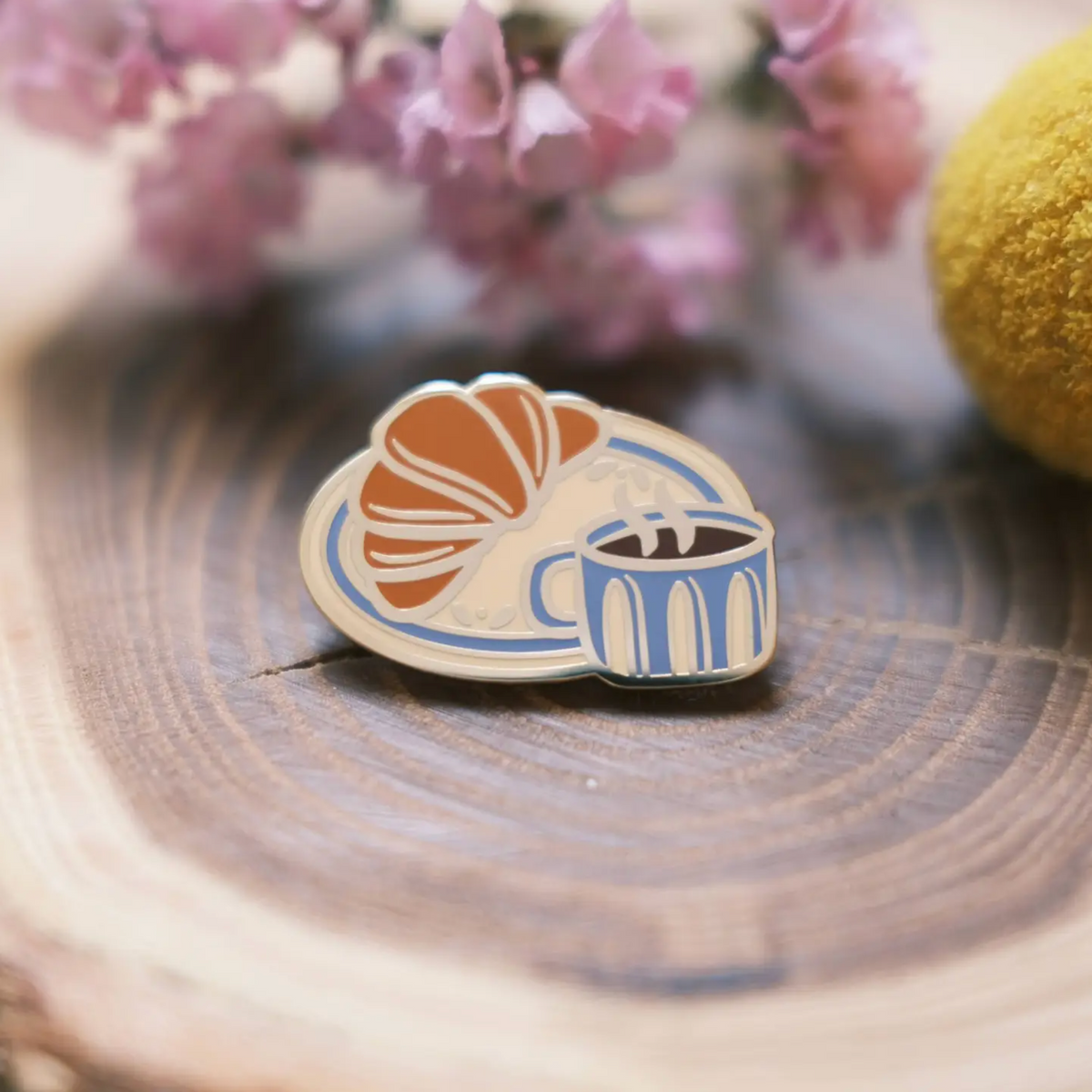 Justine Gilbuena Enamel Pin - Croissant – niconeco zakkaya